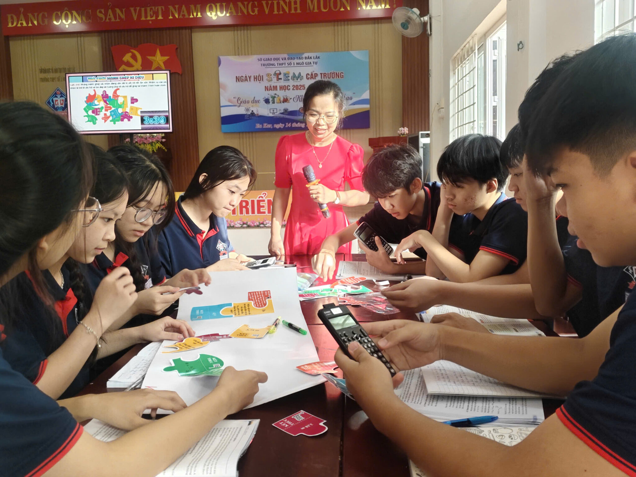 Ngày hội STEM năm học 2025-2026: Khơi nguồn sáng tạo | Trường THPT số 1 ...